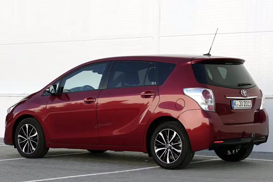 Toyota Verso 2017 Rīga, ar dzinēja tilpumu 1.60 L un nobraukumu 167 tūkst. km par 7900 €, foto 5 vietnē AUTOMOTO.COM.LV
