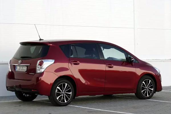 Toyota Verso 2017 in Riga, with an engine capacity of 1.60 L and mileage of 167 thousand km for 7900 €, photo 7 on AUTOMOTO.COM.LV