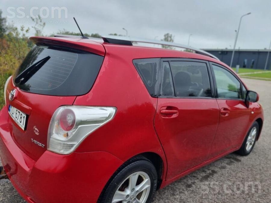 Red Toyota Verso 2011 in Tukums, with an engine capacity of 2.00 L and mileage of 292 thousand km for 2650 €, photo 1 on AUTOMOTO.COM.LV