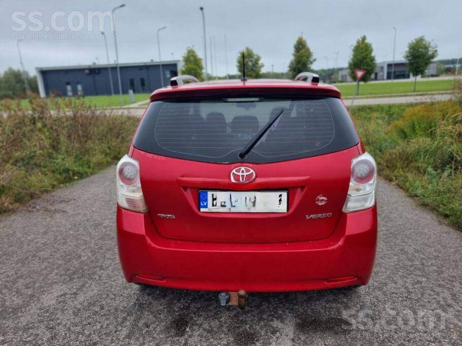 Red Toyota Verso 2011 in Tukums, with an engine capacity of 2.00 L and mileage of 292 thousand km for 2650 €, photo 3 on AUTOMOTO.COM.LV