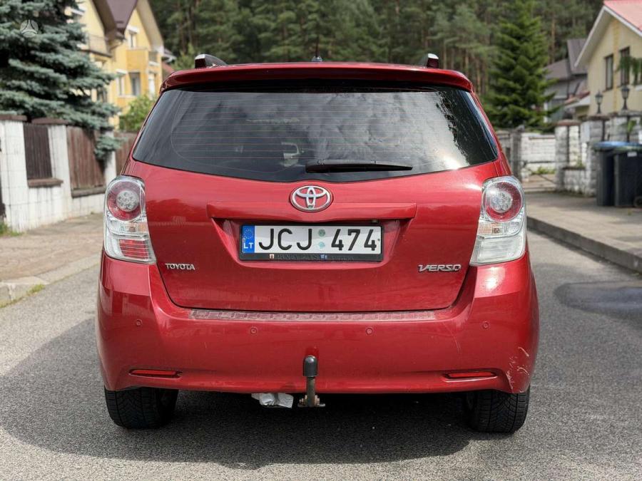 Sarkans Toyota Verso 2011 Viļņa, ar dzinēja tilpumu 2.20 L un nobraukumu 301 tūkst. km par 3650 €, foto 6 vietnē AUTOMOTO.COM.LV