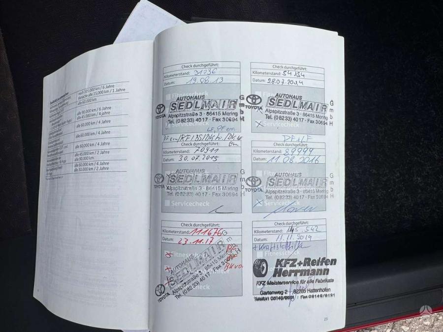 Sarkans Toyota Verso 2011 Jurbarkas, ar dzinēja tilpumu 2.00 L un nobraukumu 261 tūkst. km par 4350 €, foto 19 vietnē AUTOMOTO.COM.LV