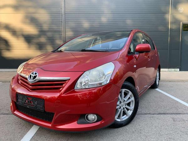 Sarkans Toyota Verso 2011 Rīga, ar dzinēja tilpumu 1.80 L un nobraukumu 230 tūkst. km par 5500 €, foto 1 vietnē AUTOMOTO.COM.LV