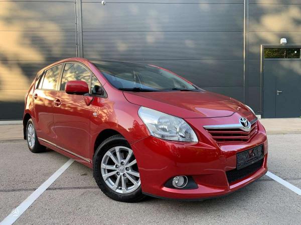 Sarkans Toyota Verso 2011 Rīga, ar dzinēja tilpumu 1.80 L un nobraukumu 230 tūkst. km par 5500 €, foto 2 vietnē AUTOMOTO.COM.LV