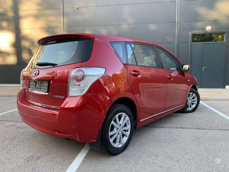 Sarkans Toyota Verso 2011 Rīga, ar dzinēja tilpumu 1.80 L un nobraukumu 230 tūkst. km par 5500 €, foto 6 vietnē AUTOMOTO.COM.LV