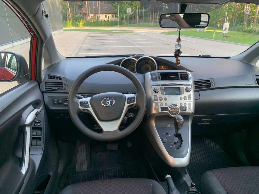 Sarkans Toyota Verso 2011 Rīga, ar dzinēja tilpumu 1.80 L un nobraukumu 230 tūkst. km par 5500 €, foto 10 vietnē AUTOMOTO.COM.LV