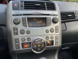 Sarkans Toyota Verso 2011 Rīga, ar dzinēja tilpumu 1.80 L un nobraukumu 230 tūkst. km par 5500 €, foto 18 vietnē AUTOMOTO.COM.LV