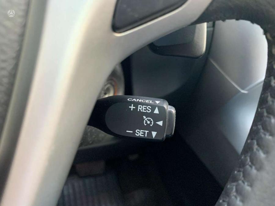 Sarkans Toyota Verso 2011 Rīga, ar dzinēja tilpumu 1.80 L un nobraukumu 230 tūkst. km par 5500 €, foto 21 vietnē AUTOMOTO.COM.LV