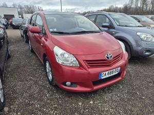 Red Toyota Verso 2012 in Utena, with an engine capacity of 2.00 L and mileage of 248 thousand km for 4300 €, photo 2 on AUTOMOTO.COM.LV