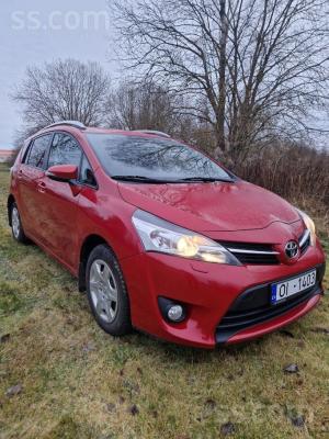 Sarkans Toyota Verso 2013 Ogre, ar dzinēja tilpumu 2.00 L un nobraukumu 296 tūkst. km par 6990 €, foto 3 vietnē AUTOMOTO.COM.LV