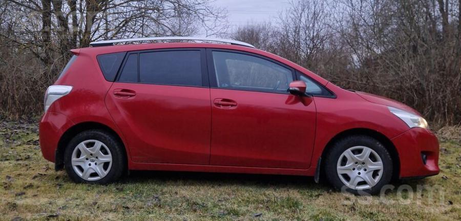 Sarkans Toyota Verso 2013 Ogre, ar dzinēja tilpumu 2.00 L un nobraukumu 296 tūkst. km par 6400 €, foto 8 vietnē AUTOMOTO.COM.LV