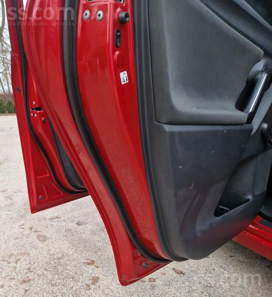 Sarkans Toyota Verso 2013 Ogre, ar dzinēja tilpumu 2.00 L un nobraukumu 296 tūkst. km par 6400 €, foto 10 vietnē AUTOMOTO.COM.LV