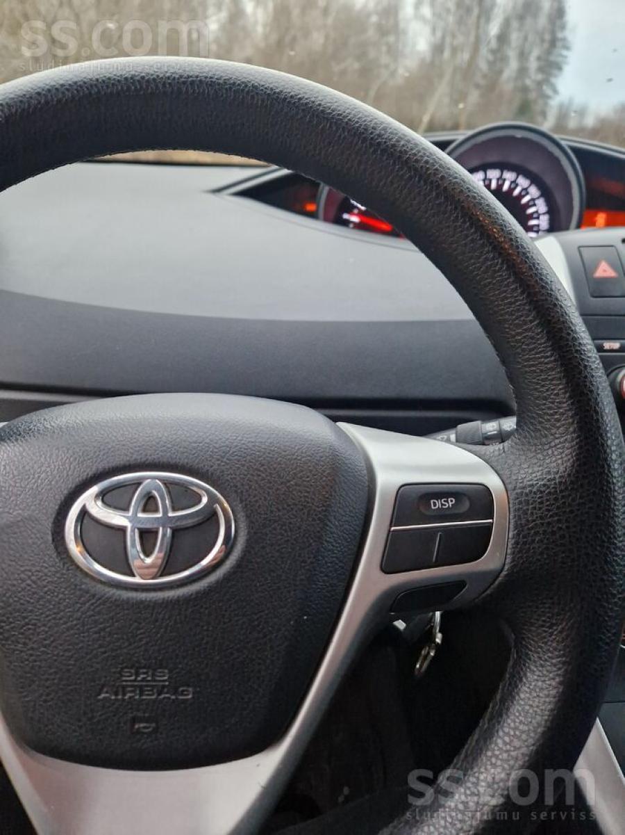 Sarkans Toyota Verso 2013 Ogre, ar dzinēja tilpumu 2.00 L un nobraukumu 296 tūkst. km par 6400 €, foto 16 vietnē AUTOMOTO.COM.LV