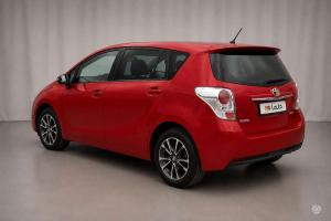 Red Toyota Verso 2014 in Vilnius, with an engine capacity of 1.60 L and mileage of 248 thousand km for 7490 €, photo 4 on AUTOMOTO.COM.LV