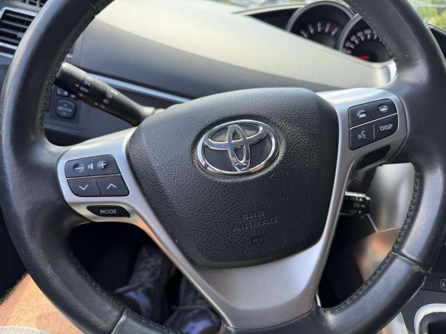 Red Toyota Verso 2014 in Marijampole, with an engine capacity of 1.60 L and mileage of 151 thousand km for 4650 €, photo 12 on AUTOMOTO.COM.LV