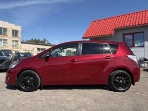 Red Toyota Verso 2017 in Radviliskis, with an engine capacity of 1.80 L and mileage of 221 thousand km for 11750 €, photo 8 on AUTOMOTO.COM.LV
