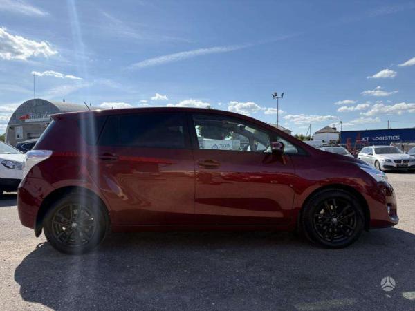 Sarkans Toyota Verso 2017 Radviliškis, ar dzinēja tilpumu 1.80 L un nobraukumu 221 tūkst. km par 11750 €, foto 8 vietnē AUTOMOTO.COM.LV