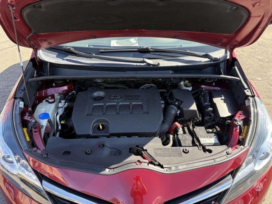 Red Toyota Verso 2017 in Radviliskis, with an engine capacity of 1.80 L and mileage of 221 thousand km for 11750 €, photo 25 on AUTOMOTO.COM.LV