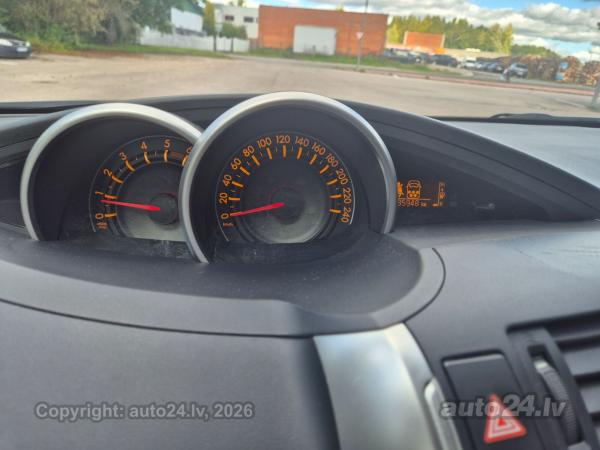 Красный Тойота Версо 2011 в Пярну, объемом двигателя 2.00 л и пробегом 335 тыс. км за 3999 €, фото 11 на AUTOMOTO.COM.LV
