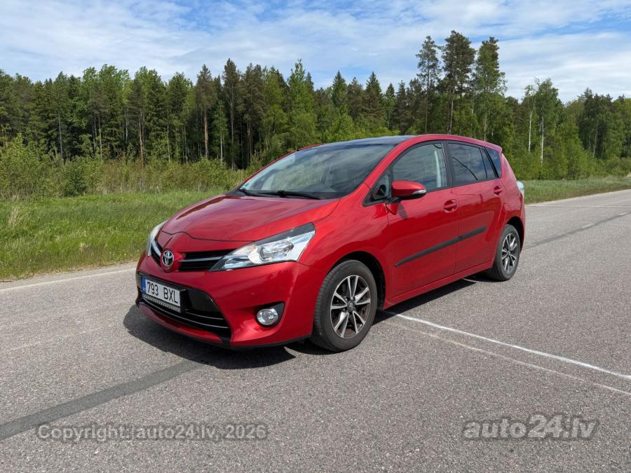 Sarkans Toyota Verso 2013 Tallina, ar dzinēja tilpumu 2.00 L un nobraukumu 174 tūkst. km par 7490 €, foto 1 vietnē AUTOMOTO.COM.LV