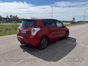 Sarkans Toyota Verso 2013 Tallina, ar dzinēja tilpumu 2.00 L un nobraukumu 174 tūkst. km par 7490 €, foto 4 vietnē AUTOMOTO.COM.LV