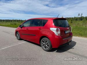 Sarkans Toyota Verso 2013 Tallina, ar dzinēja tilpumu 2.00 L un nobraukumu 174 tūkst. km par 7490 €, foto 5 vietnē AUTOMOTO.COM.LV
