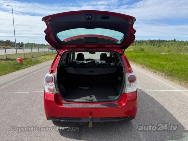 Red Toyota Verso 2013 in Tallinn, with an engine capacity of 2.00 L and mileage of 174 thousand km for 7490 €, photo 5 on AUTOMOTO.COM.LV