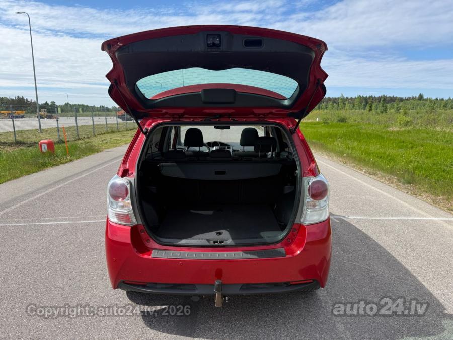 Sarkans Toyota Verso 2013 Tallina, ar dzinēja tilpumu 2.00 L un nobraukumu 174 tūkst. km par 7490 €, foto 6 vietnē AUTOMOTO.COM.LV