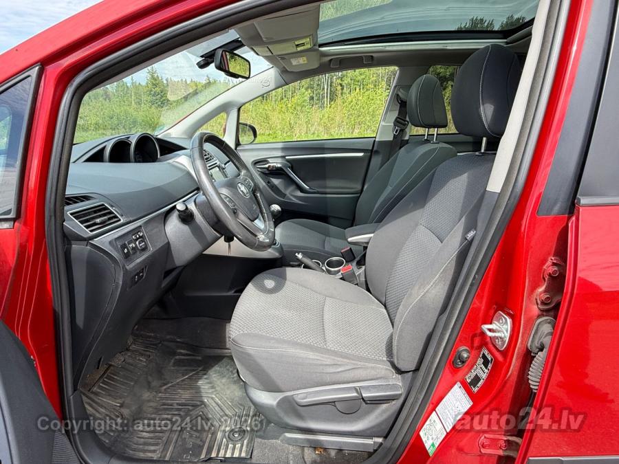 Sarkans Toyota Verso 2013 Tallina, ar dzinēja tilpumu 2.00 L un nobraukumu 174 tūkst. km par 7490 €, foto 7 vietnē AUTOMOTO.COM.LV