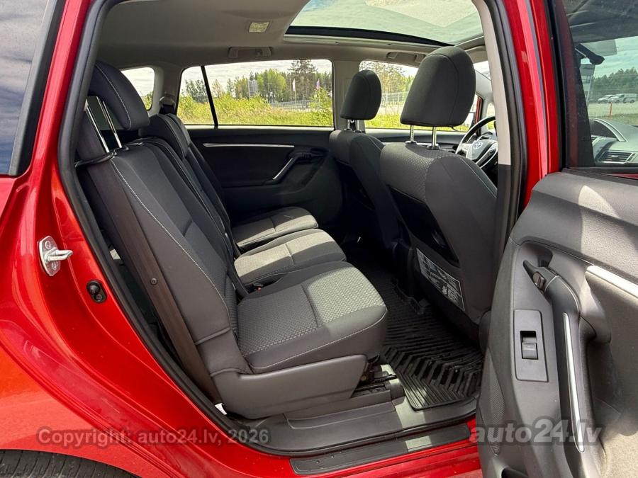 Sarkans Toyota Verso 2013 Tallina, ar dzinēja tilpumu 2.00 L un nobraukumu 174 tūkst. km par 7490 €, foto 13 vietnē AUTOMOTO.COM.LV