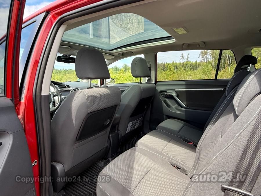 Sarkans Toyota Verso 2013 Tallina, ar dzinēja tilpumu 2.00 L un nobraukumu 174 tūkst. km par 7490 €, foto 15 vietnē AUTOMOTO.COM.LV