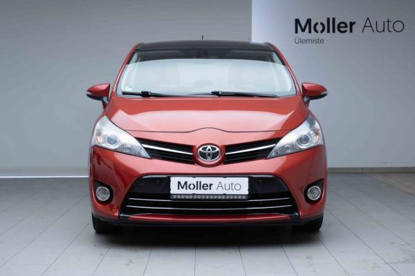 Sarkans Toyota Verso 2013 Peetri, ar dzinēja tilpumu 2.00 L un nobraukumu 174 tūkst. km par 10850 €, foto 3 vietnē AUTOMOTO.COM.LV