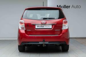 Sarkans Toyota Verso 2013 Peetri, ar dzinēja tilpumu 2.00 L un nobraukumu 174 tūkst. km par 10850 €, foto 5 vietnē AUTOMOTO.COM.LV