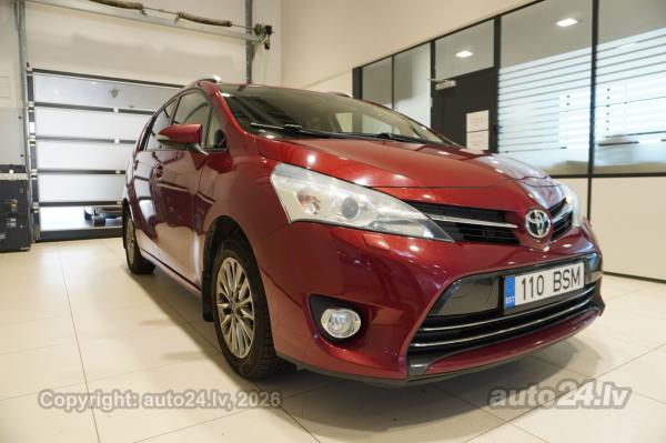 Toyota Verso 2016 in Tallinn on AUTOMOTO.COM.LV Red Toyota Verso 2016 in Tallinn, with an engine capacity of 1.80 L and mileage of 238 thousand km for 7200 €, photo 5 on AUTOMOTO.COM.LV