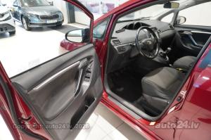 Красный Тойота Версо 2016 в Таллин, объемом двигателя 1.80 л и пробегом 238 тыс. км за 7200 €, фото 12 на AUTOMOTO.COM.LV