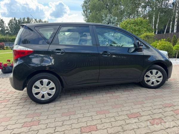 Toyota Verso-S 2011 Ogre vietnē Melns Toyota Verso-S 2011 Ogre, ar dzinēja tilpumu 1.30 L un nobraukumu 131 tūkst. km par 5950 €, foto 8 vietnē AUTOMOTO.COM.LV