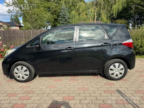Toyota Verso-S 2011 Ogre vietnē Melns Toyota Verso-S 2011 Ogre, ar dzinēja tilpumu 1.30 L un nobraukumu 131 tūkst. km par 5950 €, foto 9 vietnē AUTOMOTO.COM.LV