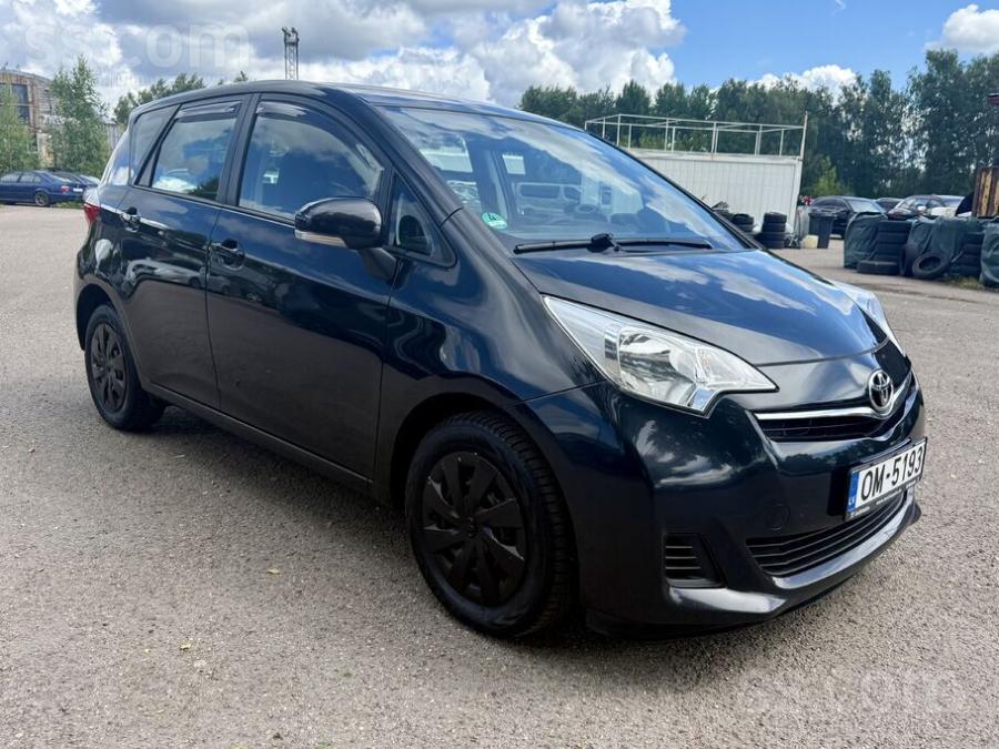 Melns Toyota Verso-S 2012 Rīga, ar dzinēja tilpumu 1.30 L un nobraukumu 0 tūkst. km par 4990 €, foto 3 vietnē AUTOMOTO.COM.LV