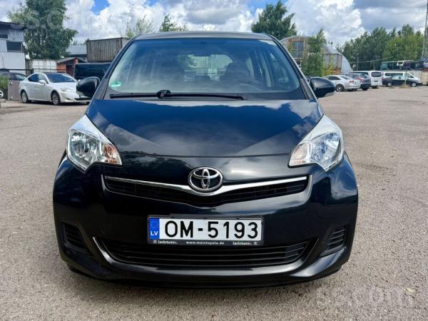 Black Toyota Verso-S 2012 in Riga, with an engine capacity of 1.30 L and mileage of 0 thousand km for 4990 €, photo 3 on AUTOMOTO.COM.LV