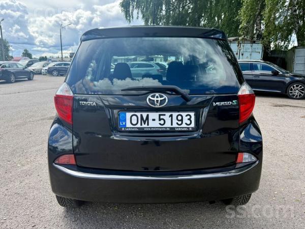 Black Toyota Verso-S 2012 in Riga, with an engine capacity of 1.30 L and mileage of 0 thousand km for 4990 €, photo 4 on AUTOMOTO.COM.LV