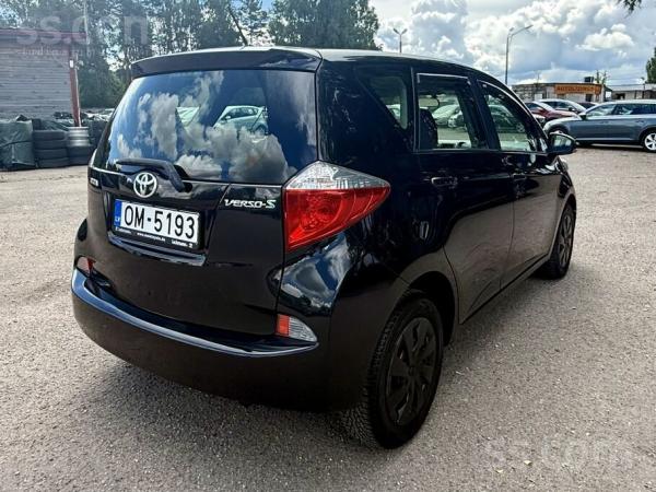 Black Toyota Verso-S 2012 in Riga, with an engine capacity of 1.30 L and mileage of 0 thousand km for 4990 €, photo 5 on AUTOMOTO.COM.LV