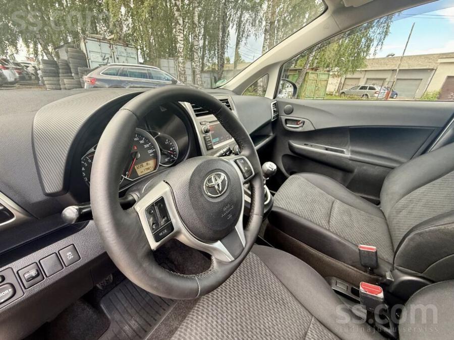 Melns Toyota Verso-S 2012 Rīga, ar dzinēja tilpumu 1.30 L un nobraukumu 0 tūkst. km par 4990 €, foto 10 vietnē AUTOMOTO.COM.LV