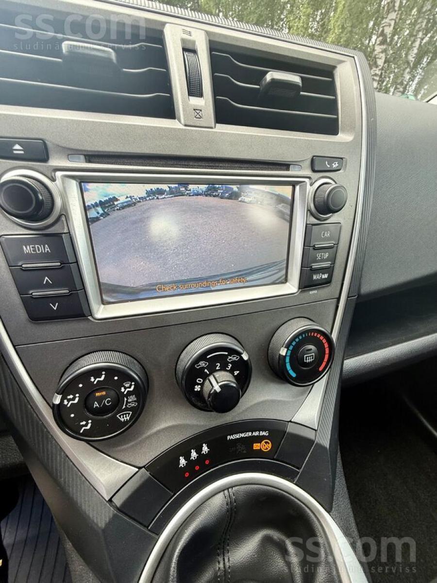 Melns Toyota Verso-S 2012 Rīga, ar dzinēja tilpumu 1.30 L un nobraukumu 0 tūkst. km par 4990 €, foto 12 vietnē AUTOMOTO.COM.LV