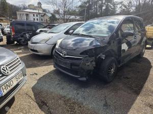 Melns Toyota Verso-S 2013 Viļņa, ar dzinēja tilpumu 1.40 L un nobraukumu 105 tūkst. km par 3600 €, foto  vietnē AUTOMOTO.COM.LV