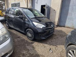Melns Toyota Verso-S 2013 Viļņa, ar dzinēja tilpumu 1.40 L un nobraukumu 105 tūkst. km par 3600 €, foto 3 vietnē AUTOMOTO.COM.LV
