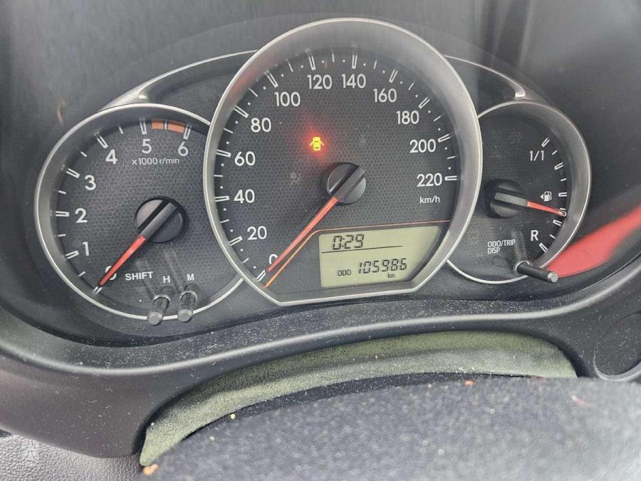 Melns Toyota Verso-S 2013 Viļņa, ar dzinēja tilpumu 1.40 L un nobraukumu 105 tūkst. km par 3600 €, foto 8 vietnē AUTOMOTO.COM.LV