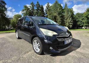 Melns Toyota Verso-S 2011 Telšiai, ar dzinēja tilpumu 1.33 L un nobraukumu 182 tūkst. km par 3800 €, foto 3 vietnē AUTOMOTO.COM.LV