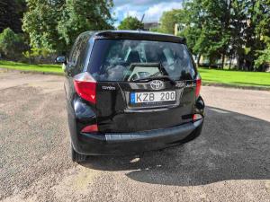Melns Toyota Verso-S 2011 Telšiai, ar dzinēja tilpumu 1.33 L un nobraukumu 182 tūkst. km par 3800 €, foto 4 vietnē AUTOMOTO.COM.LV