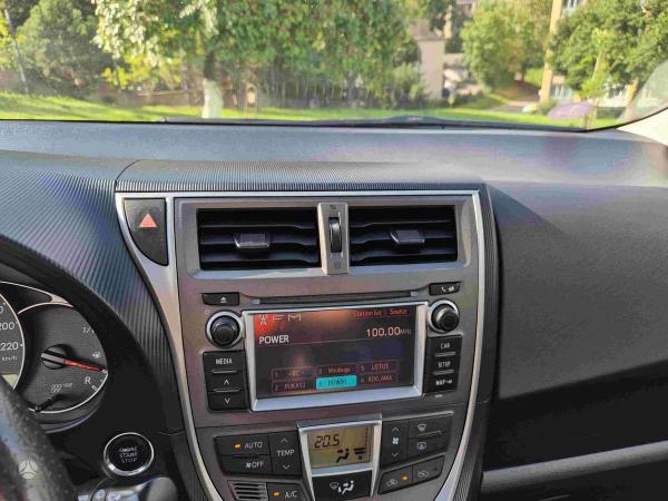 Melns Toyota Verso-S 2011 Telšiai, ar dzinēja tilpumu 1.33 L un nobraukumu 182 tūkst. km par 3800 €, foto 7 vietnē AUTOMOTO.COM.LV