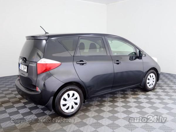 Black Toyota Verso-S 2012 in Tallinn, with an engine capacity of 1.30 L and mileage of 248 thousand km for 2799 €, photo 3 on AUTOMOTO.COM.LV